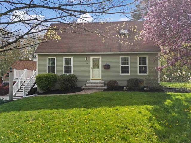 14 Weaver Pl, Weare, NH 03281