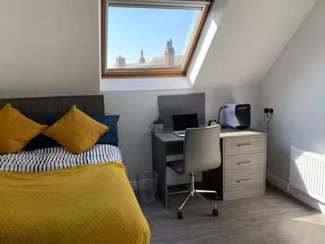 14 Welton Road En suite