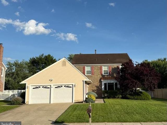 14 White Pine Dr, Sewell, NJ 08080