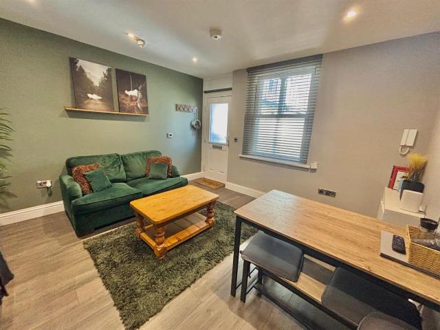 14 Windsor Court, Windsor Street, Brighton BN1, 1 bed flat to rent, £1,350 pcm | PrimeLocation