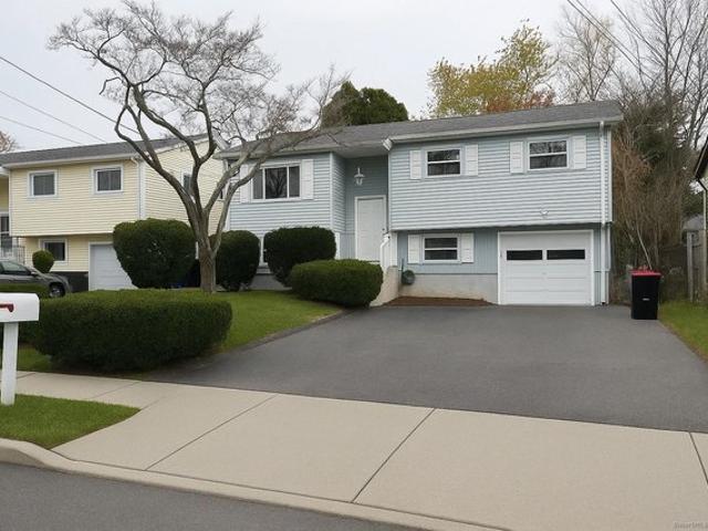 14 Windward Rd, Norwalk, CT 06854