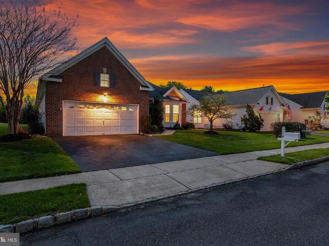 14 Williamsburg Court
