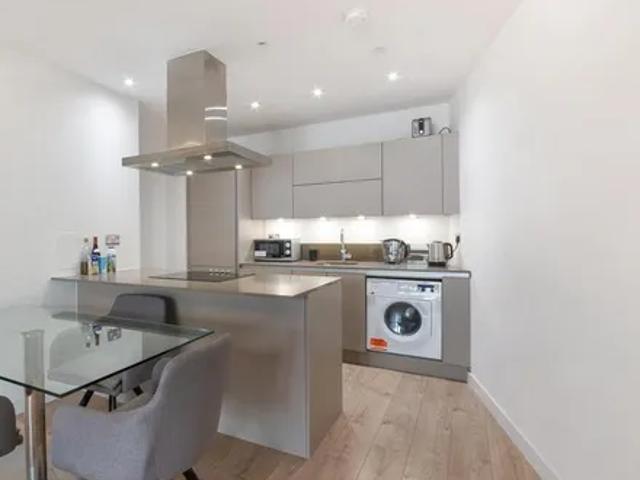 14 Williamsburg Plaza, London, E14 9SX, United Kingdom | 3 bed apartment for rent #168082326 | Rentberry