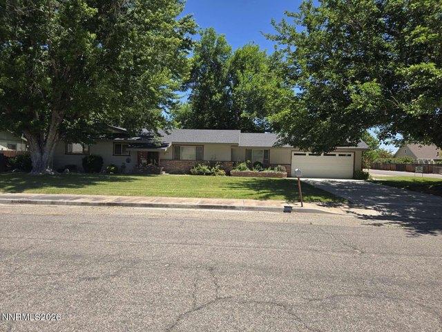 14 Willow Dr, Yerington, NV 89447