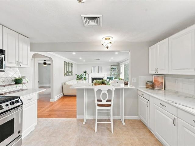 14 Woodhill Drive
