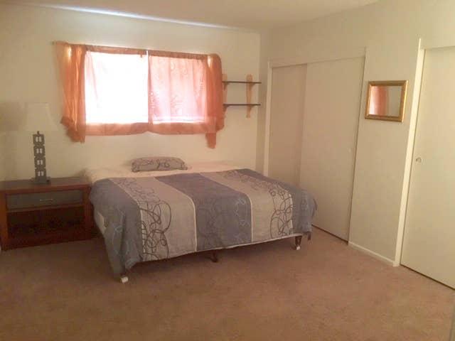 14' x 16' Room in Nice Neighborhood