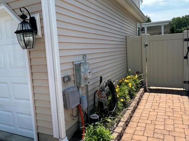 14 Abbotsford Drive