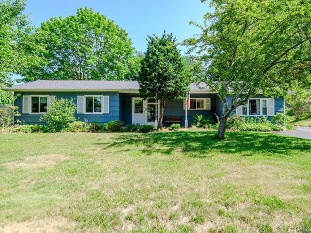 14 Akron Pl, Shoreham, NY 11786