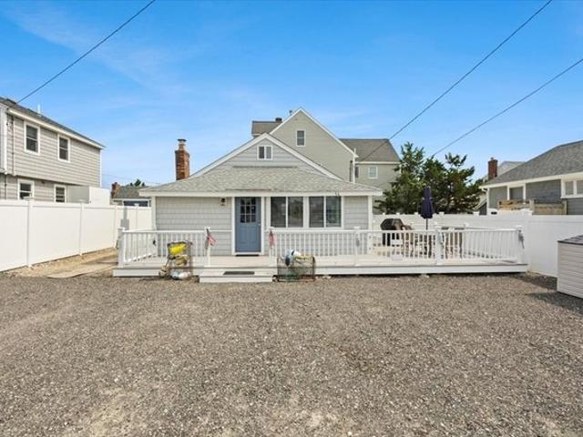 14 Alden St, Scituate, MA 02066