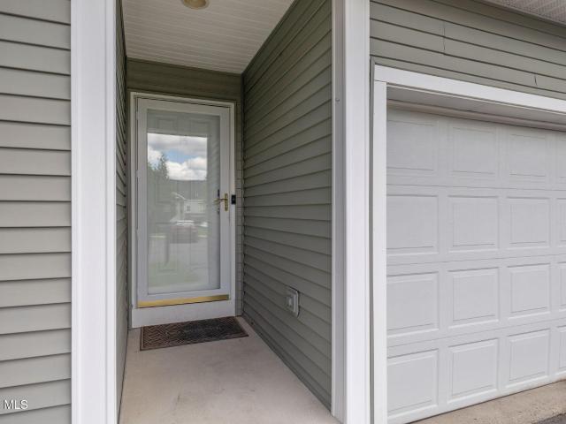 14 Amalia Lane