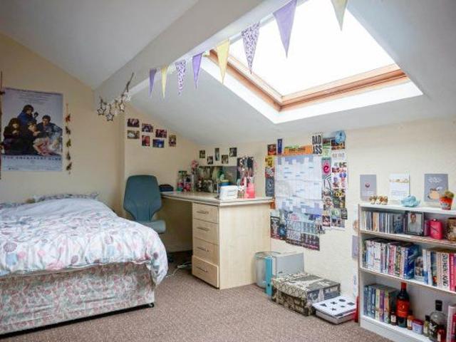 14 Ash Grove, Leeds, LS6 1AY