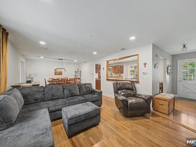 14 Arlington Drive