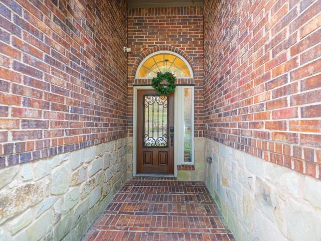 14 Arrowfeather Place