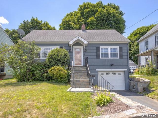 14 Auburn St, Danbury, CT 06810
