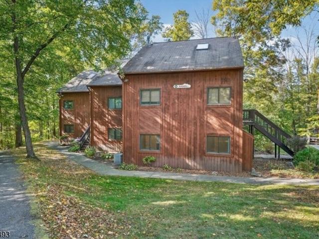 14 Augusta Dr Unit 1, Vernon, NJ 07462