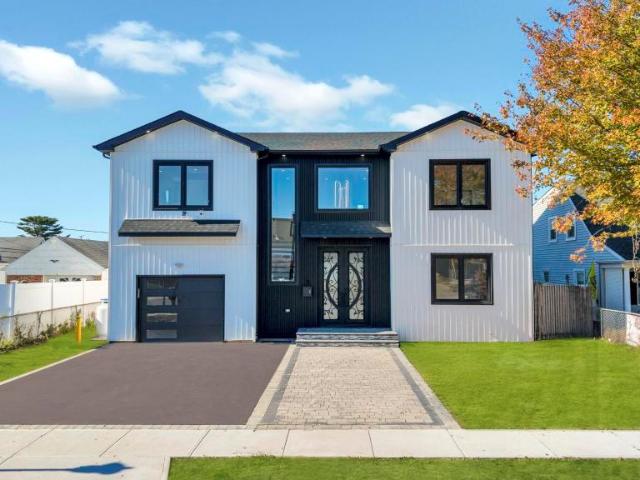14 Bark Ln, Levittown, NY 11756 | Compass