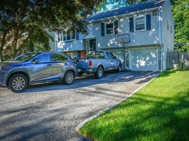 14 Beau St, Norwalk, CT 06850