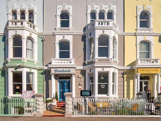 14 bed house for sale