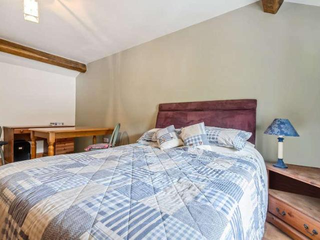 14 bed house for sale