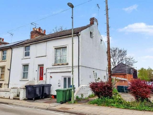 14 bed house for sale
