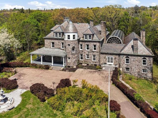 14 bedroom, NY NY 101726371