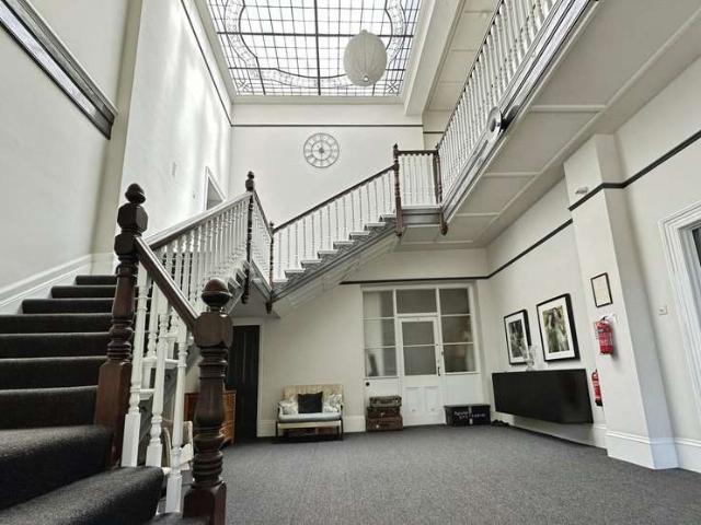14 Bedroom Apartment Flat