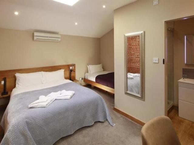14 bedroom detached house for sale in Tonge Barn, Church Road, Tonge, ME9