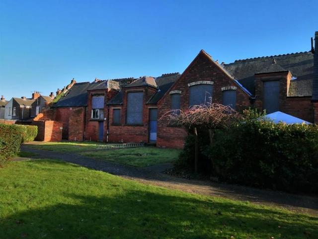 14 bedroom detached house for sale