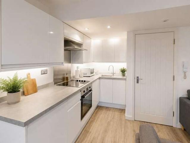 14 Bedroom Flat