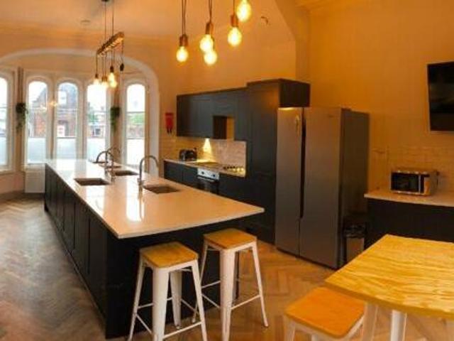 14 Bedroom Flat For Rent In Shelton, Stoke on trent