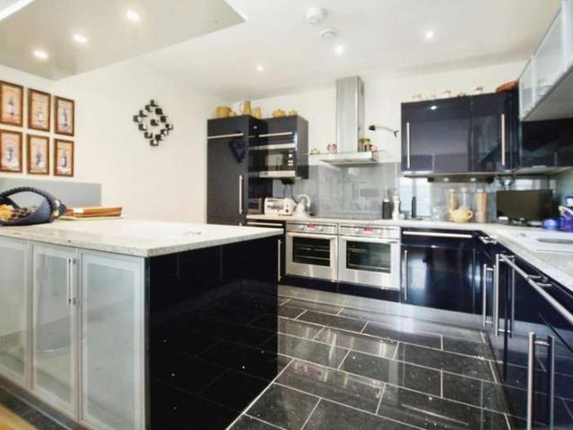 14 Bedroom Studio Flat
