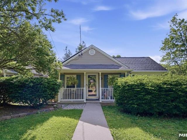 14 Birchwood Pass, West Milford, NJ 07480