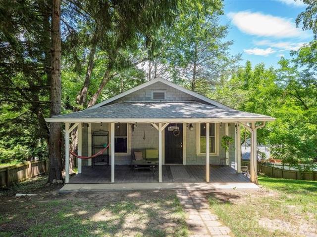 14 Border St, Black Mountain, NC 28711