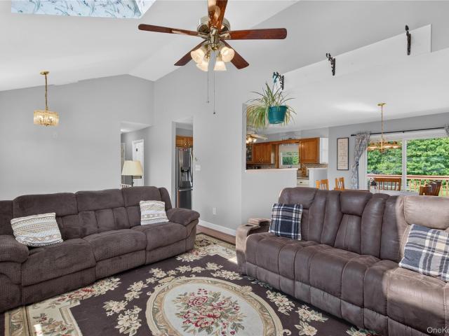 14 Blossom Grove Court