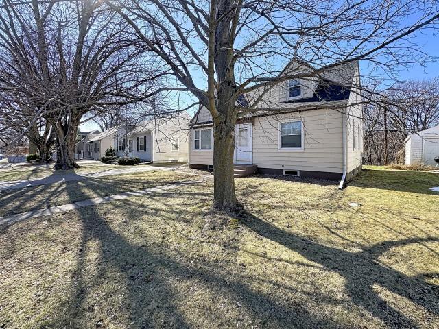 14 Blackhawk Hills Court