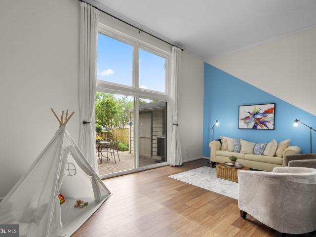 14 Blue Silo Court