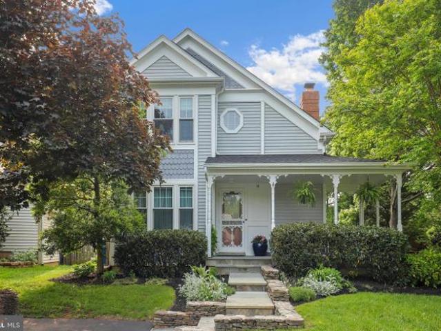 14 Brookmeade Ct, Sterling, VA 20165