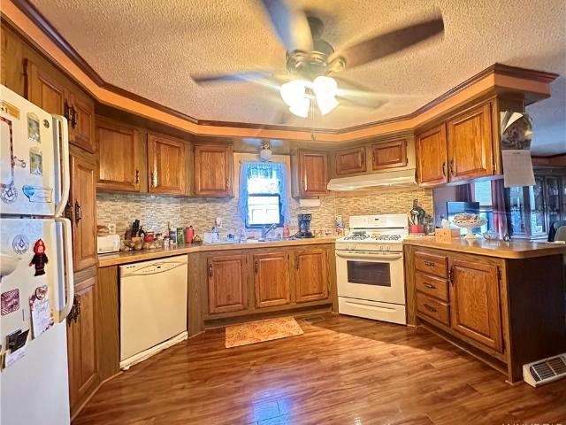 14 Brookridge Drive