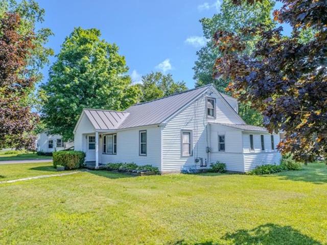14 Brayton Rd, Poultney, VT 05764