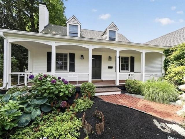 14 Bradley Woods Dr, Hingham, MA 02043