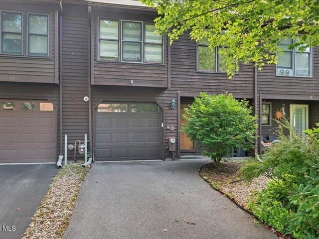 14 Brenden Ct, Clifton Park, NY 12065