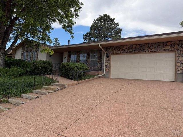 14 Briargate Pl, Pueblo, CO 81001