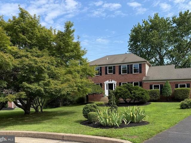 14 Brighton Pl, Newtown, PA 18940