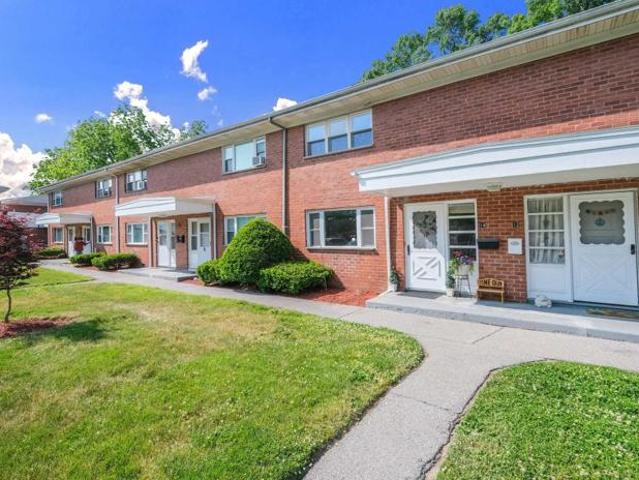 14 Carmine Dr, Wappingers Falls, NY 12590