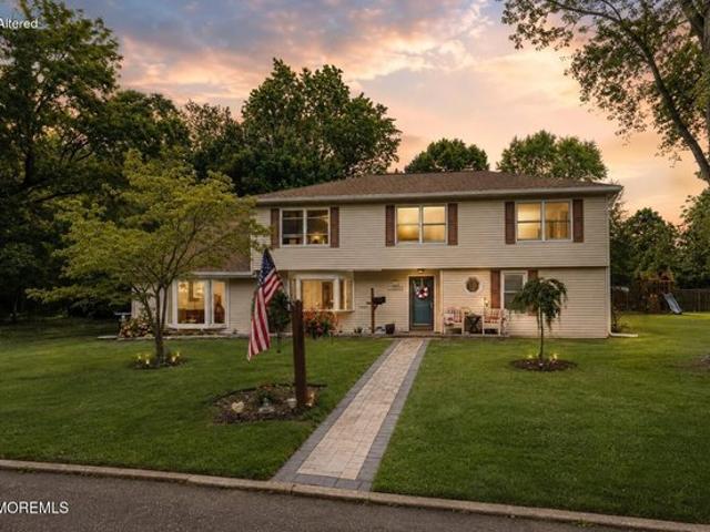 14 Carriage Rd N, Hazlet, NJ 07730