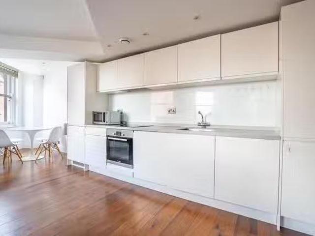 14 Castle Chambers Clifford Street 2 Bedrooms 1 bathroom