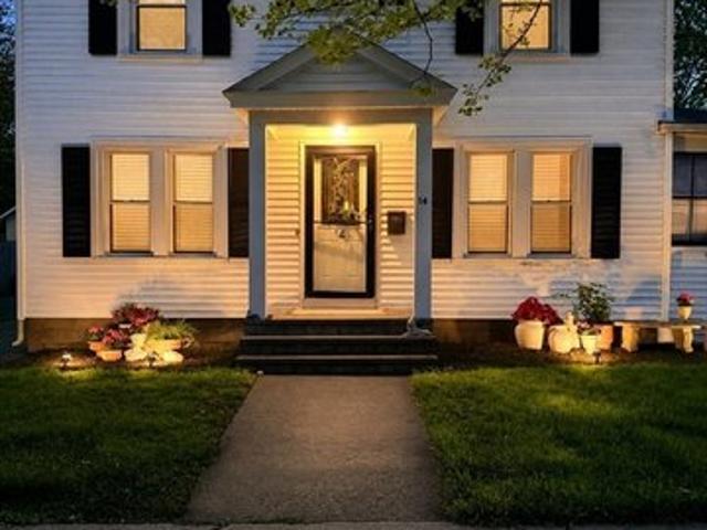 14 Castle St, Springfield, MA 01118