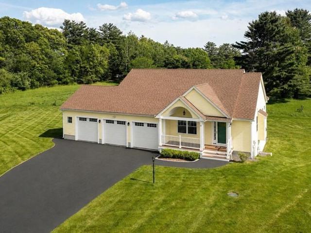 14 Cattail Cir, Somersworth, NH 03878