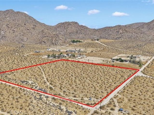 14 Center St, Lucerne Valley, CA 92356