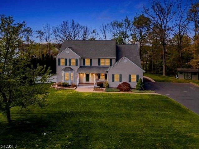 14 Chelsea Dr, Jefferson Township, NJ 07438